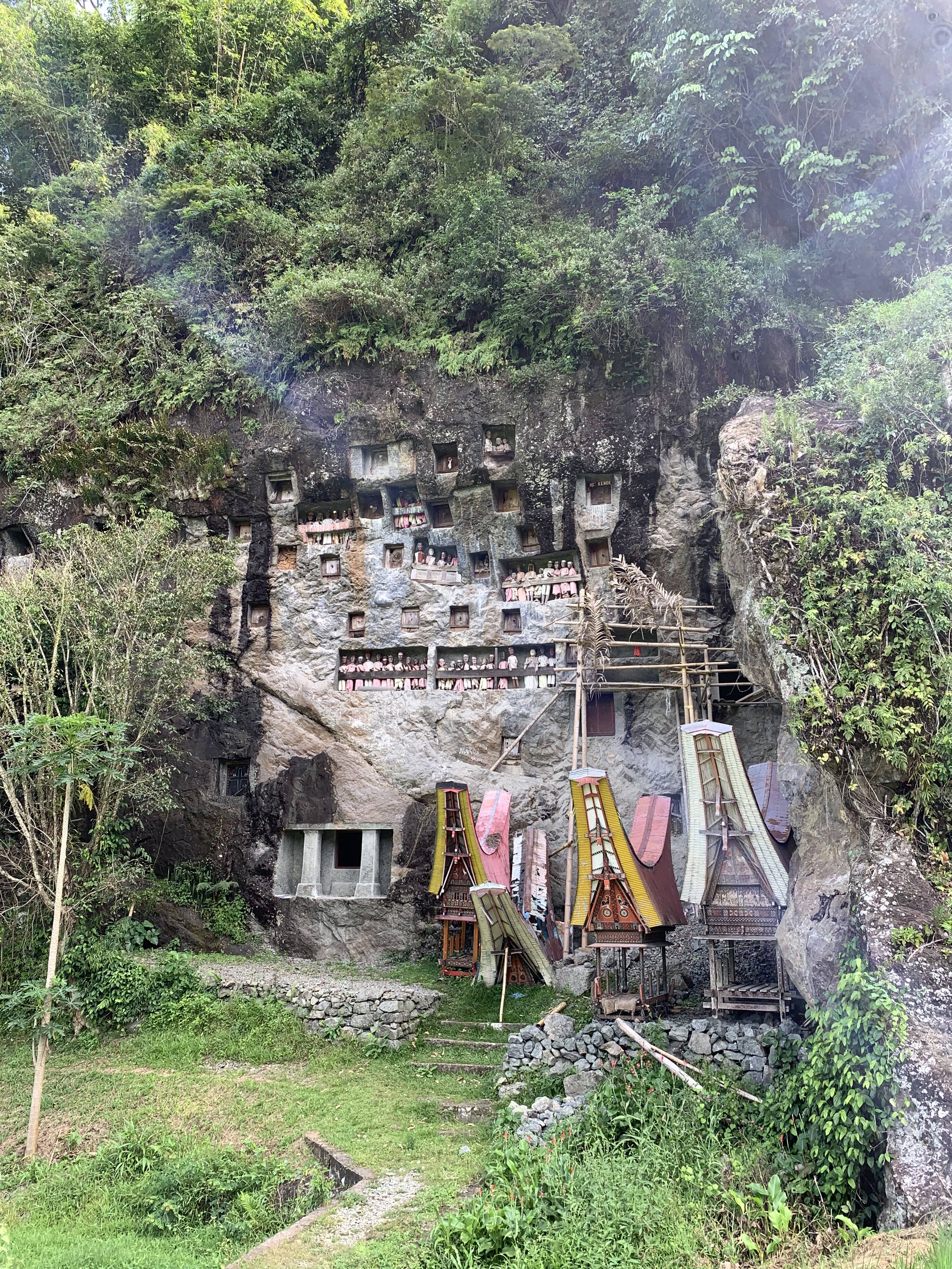 Lemo dan Londa, Kuburan yang Menjadi Tempat Wisata – Jastitahn | Travel ...
