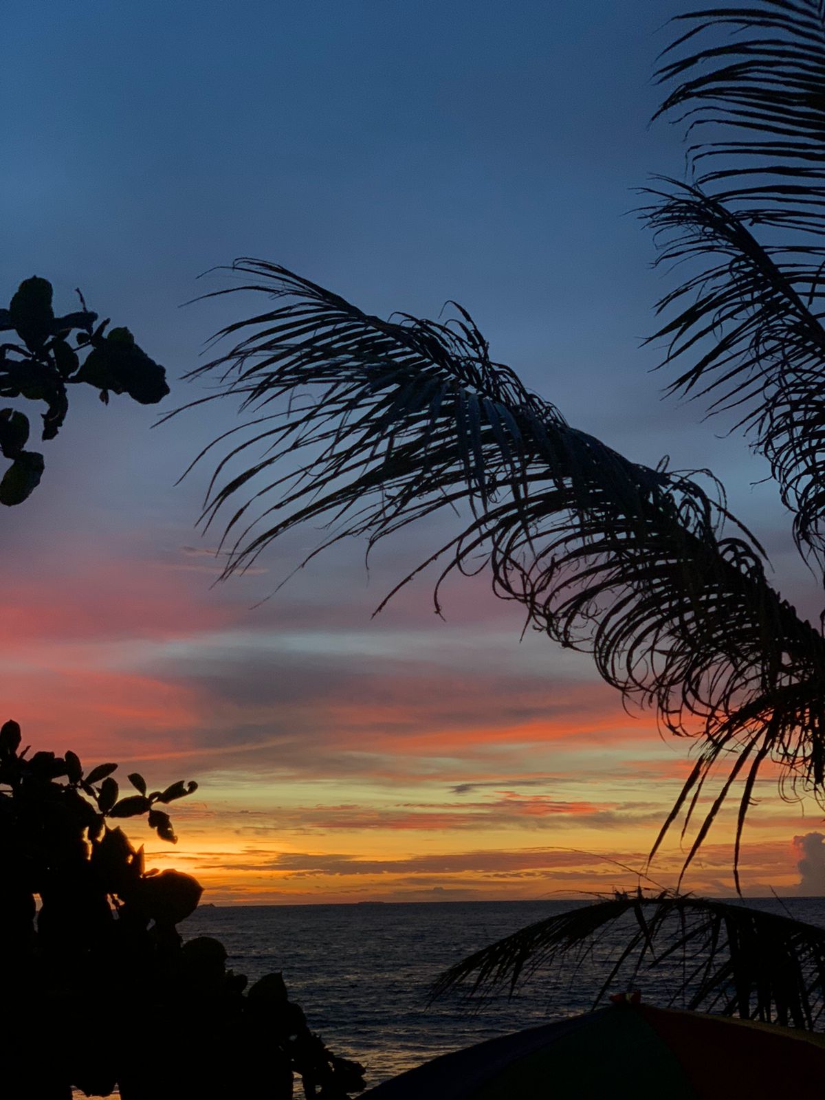 Indahnya Sunset di Pantai Padang – Jastitahn | Travel & Life Journal