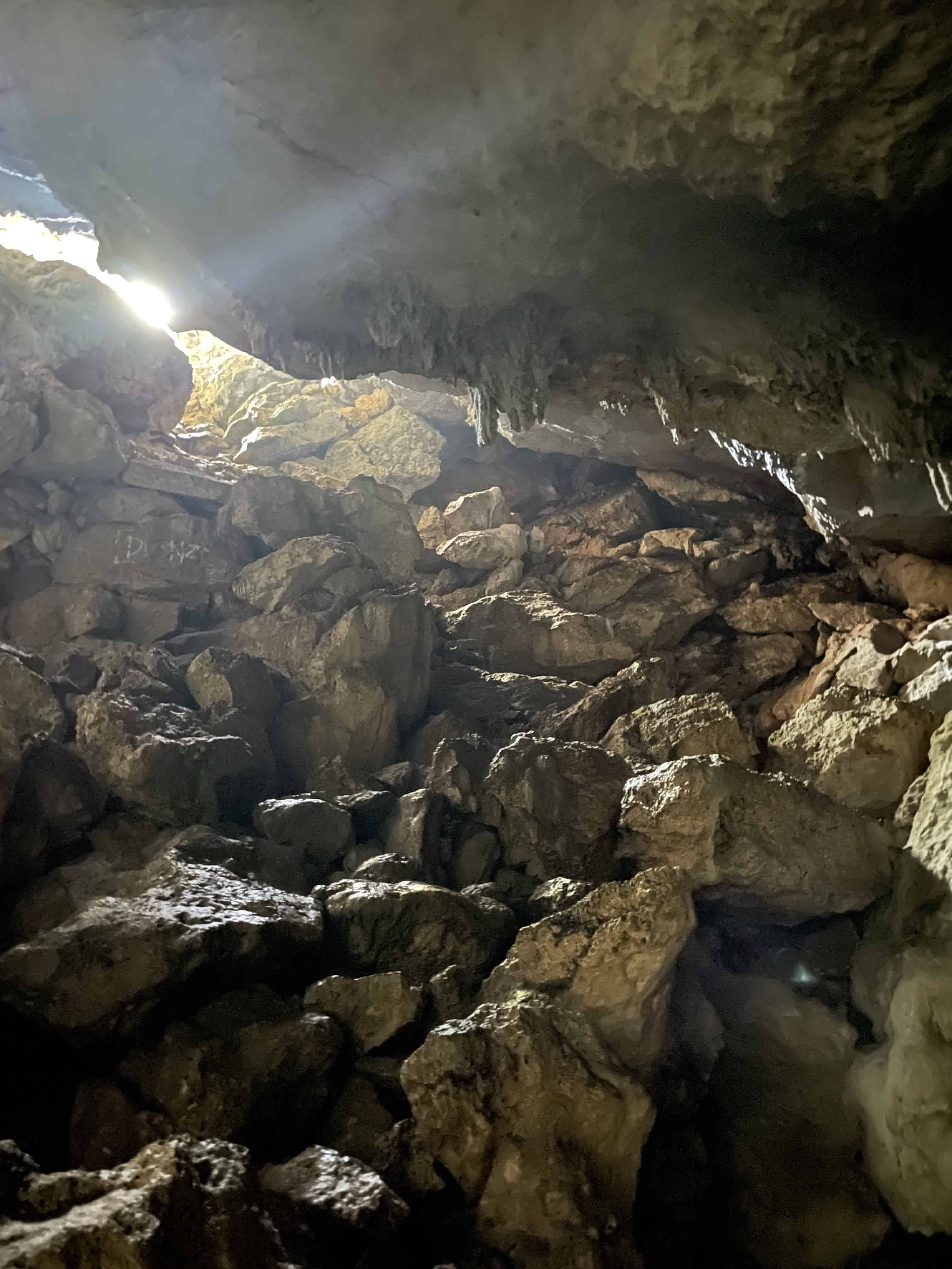 Goa Kristal, Surga Tersembunyi di Nusa Tenggara Timur – Jastitahn ...