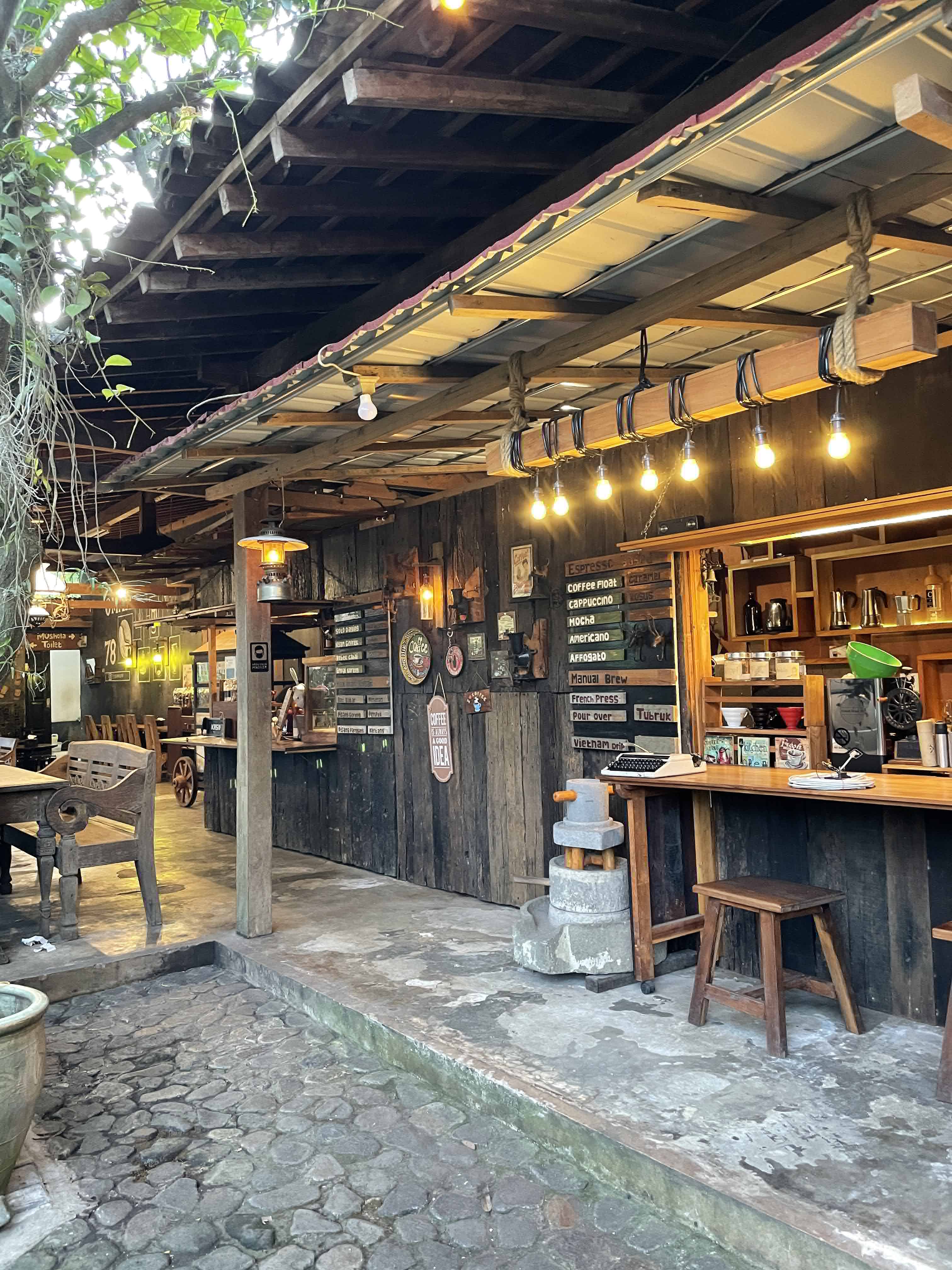 Nongkrong dan Ngopi Santai di Omah Kopi 78 – Jastitahn | Travel & Life ...